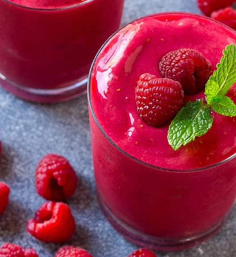 Prepration sour smoothies, tastes which you have not experienced them ...